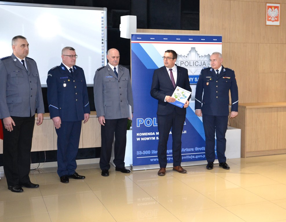 Zmiany kadrowe w Komisariacie Policji w Łososinie Dolnej - Aktualności - Gmina Łososina Dolna